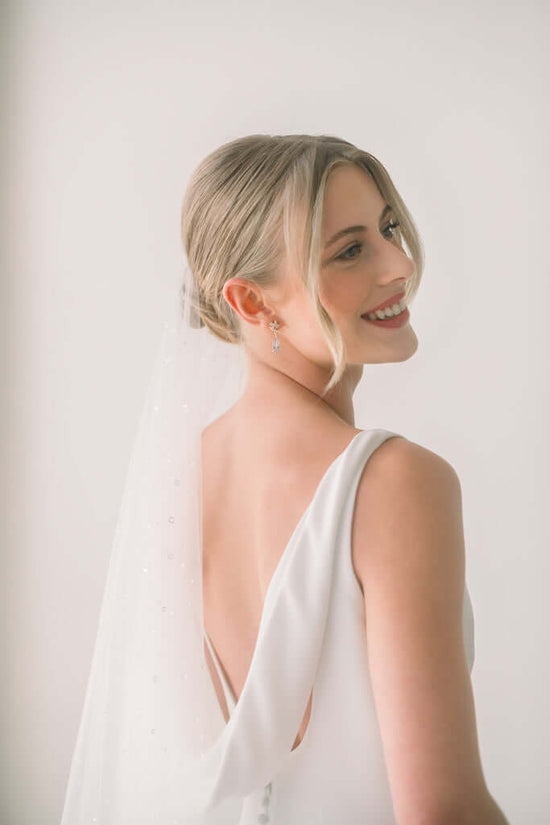 Dew drop veil - Drop veil with heavy dew drops throughout